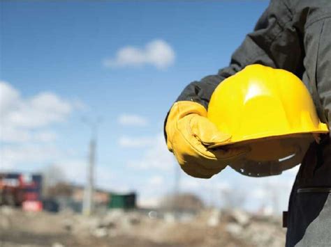 بررسی فرق گواهینامه صلاحیت پیمانکاری و گواهینامه صلاحیت ایمنی پیمانکاران