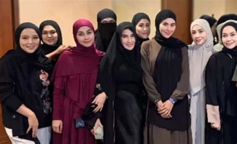 Reaksi Ustaz Hanan Attaki Soal Wanda Hara Bercadar di Acaranya