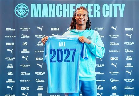 ناتان آکه قراردادش با منچسترسیتی را تمدید کرد تسنیم