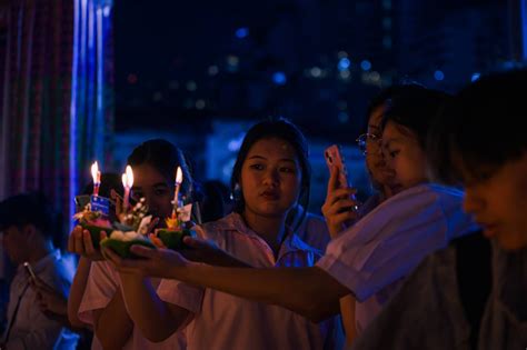 ลอยกระทง สานงานศิลป์ ศรีนครินทร์ ถิ่นวัฒนธรรม “งานวัด 4 ภาค”