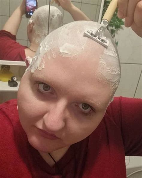 Hairdare Womenshair Short Shorthair Shaved Shavedhead Bald