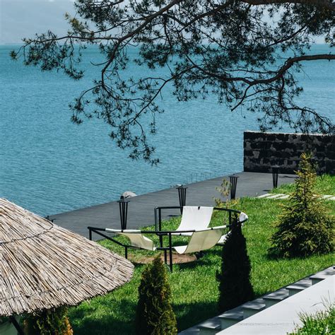 Yasaman Sevans Restaurant Dinin