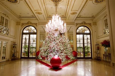 Hotel Christmas Decorations Your Festive Holiday Home The Peninsula
