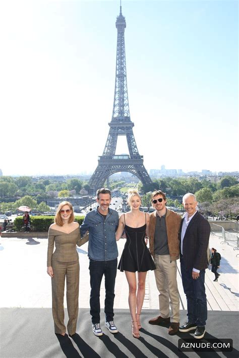 Sophie Turner Attends X Men Dark Phoenix Photocall At The Cafe De L Homme Place Du Trocadero