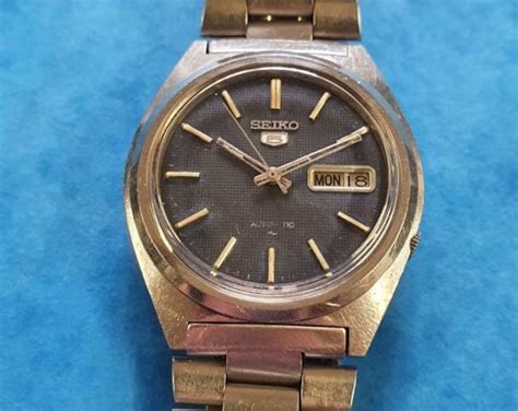 Vintage Seiko 5 Automatic Watch Japan 7009 3170 Wristwatch Stainless
