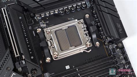 MSI MPG B CARBON WIFI 主機板開箱評測 UNIKO s Hardware