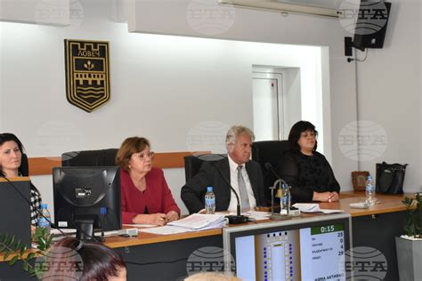 БТА Откриха процедури по издаване на общ административен акт за именуване на площада пред