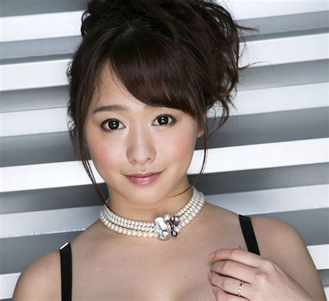 白妈（白石茉莉奈）shiraishi Marina 个人资料 作品 名人录