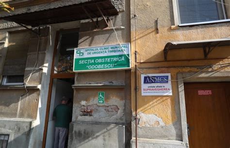 Cadrele Medicale Ies în Stradă Pentru Maternitatea Odobescu Din Timișoara