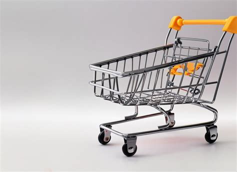 Premium Ai Image Empty Shopping Cart