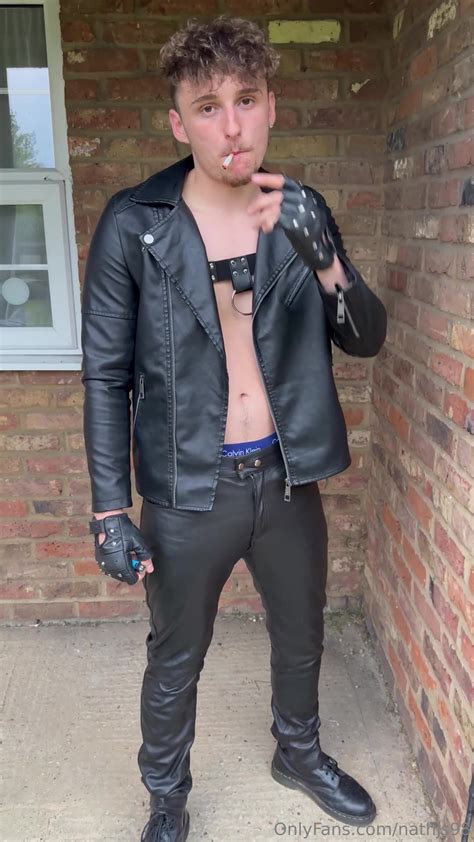 Leather Master Smoke And Spitting Gear