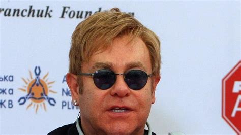 Elton John Jesus War Ein Schwuler Mann Promiflashde