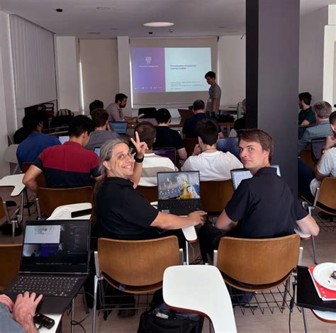reunión plenaria y hackathon de pillar robots pal robotics leading