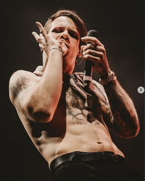 Beartooths Caleb Shomo Ends 14 Year Marriage Comes Out As Gay