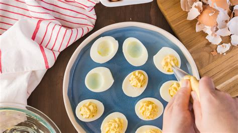 Tips To Make Cutting Hard Boiled Eggs Much Easier