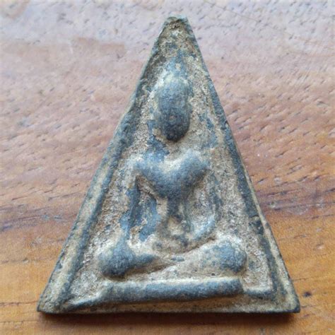 พระนางกำแพงพิมพ์ตื้น Ennxo