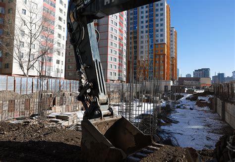 Барилга эхлүүлэх зөвшөөрөлгүйгээр суурь хэтрүүлэн ухсан зөрчил гаргажээ