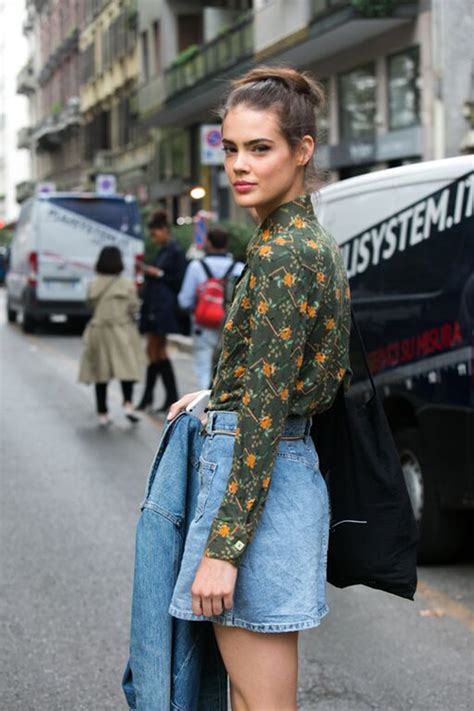 Street Style Mix De Texturas Segue Em Alta Pelas Ruas De Mil O Tend Ncia Vogue