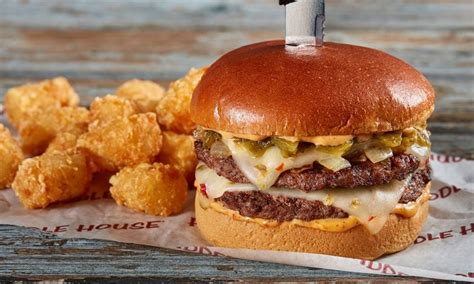 huddle house launches multi unit “bold flavors” menu test restaurant