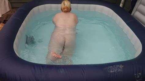 Wife In The Hot Tub 27 Nude Pics Xhamster