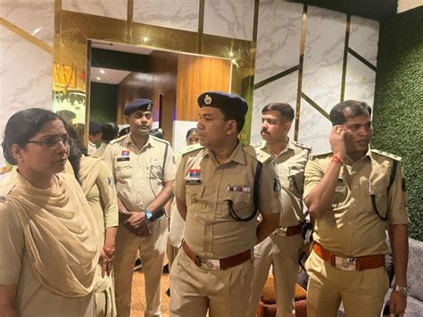 Sex Racket Exposed In Raipur Spa Center रायपुर के स्पा सेंटर में