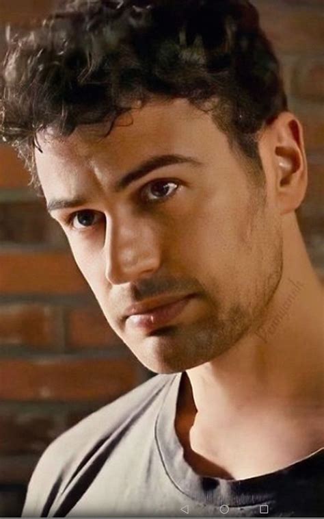 Pin Di Pam Haley Su Theo James