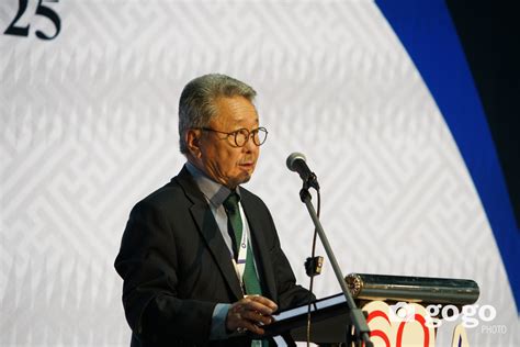 Монгол Улсын Үндэсний Атласыг 13 жилийн дараа шинэчлэн бүтээлээ