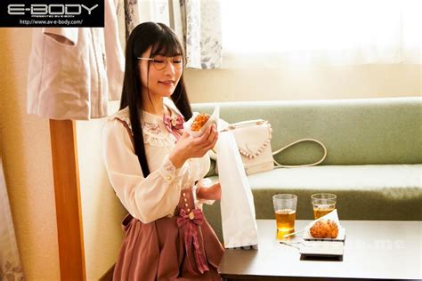 [ebod 991] 初めて出来た彼女を脱がしたら… 着衣からは想像できないスリム巨乳だしメガネ姿からは想像できない可愛い素顔 大興奮の僕は性欲尽きるまでハメまくった 胡桃さくら High