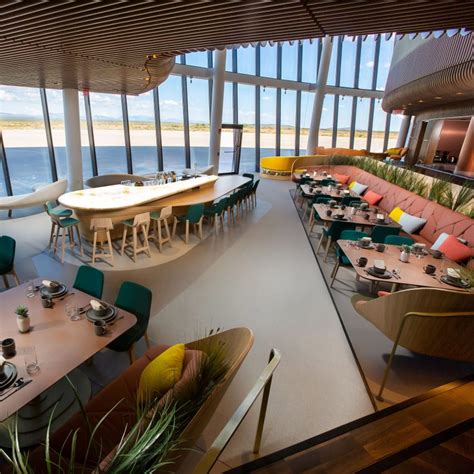 Seymourpowell Designs Virgin Galactic Spaceship Cabin To Maximise Views