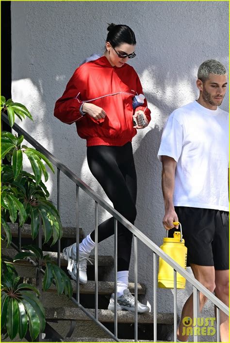 Kendall Jenner And Hailey Bieber Meet Up For Morning Pilates Class Photo