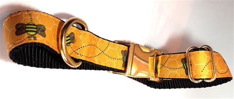 Busy Bee Collar