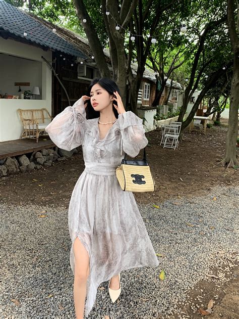 프릴 그레이 쉬폰 원피스 V 브이 넥 롱 슬리브 긴팔 얇은 여름 하이 웨스트 A 라인 언발 슬릿 트임 사이드 절개 포인트 롱 미디 스커트 치마 드레스 페미닌 룩