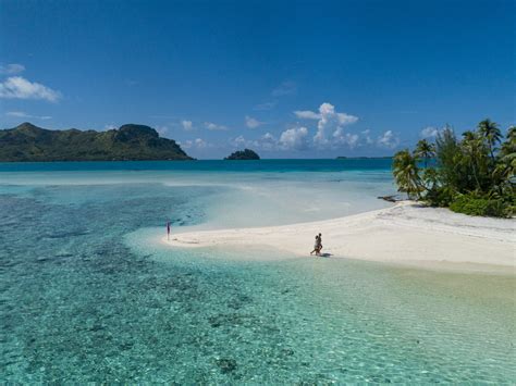 The 7 Best Beaches In Tahiti For Swimming And Sunbathing