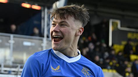 Nathan Patterson Everton Sign Right Back From Rangers In £16m Deal