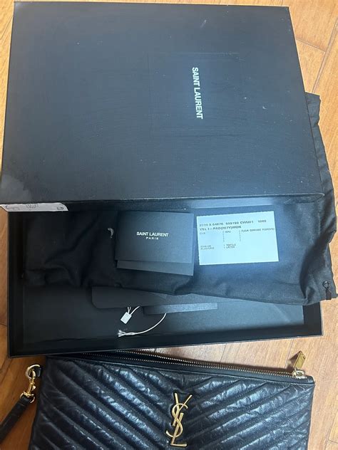 입생로랑 정품 클러치 미듐 사이즈 당근 중고거래