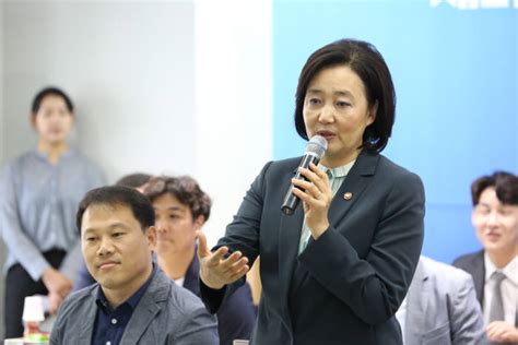 팁스 운영사 11개 신규 선정2022년 500개 창업팀 발굴 ⋆ 온클라우드9