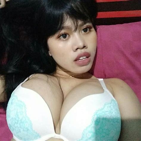 gambar buah dada - Evan Stewart