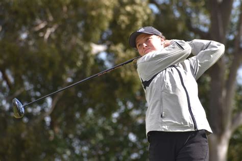 Roberts Holds Slender Lead At Bowra And Odea Womens Classic Golfwa