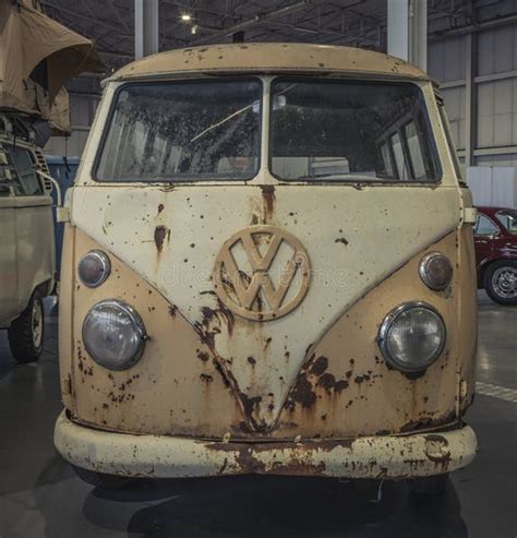 Volkswagen Transporter A Middle Class Passenger Delivery Car Produced