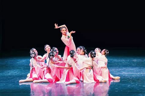 古典舞简单 动作 大山谷图库