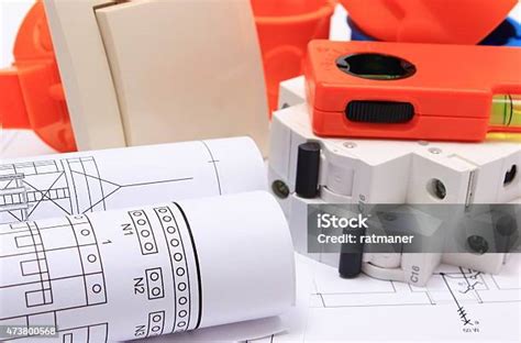 Komponen Listrik Aksesoris Untuk Pekerjaan Dan Diagram Teknik Foto Stok
