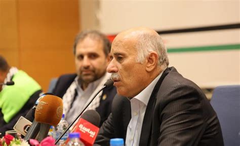 مصر ترحل الرجوب وتمنعه من دخول أراضيها فلسطين أون لاين
