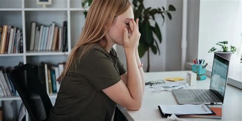 8 Tactics For Screen Time With Thyroid Eye Disease