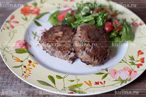 Говяжьи котлеты с луком и зеленью – рецепт приготовления с фото от ...