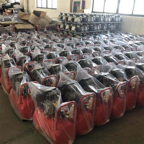 🇨🇳 저희는 중국의 압축기 제조사로 오일 압축기 스크류 압축기 벨트 압축기 등 다양한 종류의 공기압축기를 생산하고 있습니다 공동 협력을 찾고 있습니다 🆕 새롭게