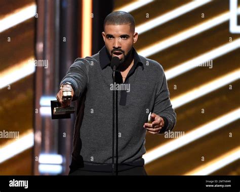 Drake Accepts The Award For Top Billboard 200 Album For Views At The