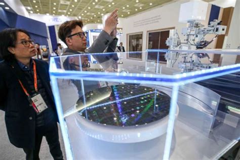 디시트렌드 ‘보세가공제도 규제혁신 반도체 등 첨단·핵심 산업 수출지원