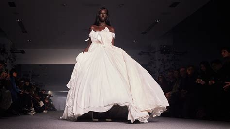 Comment Anok Yai A Improvisé Un Des Moments Phares De La Fashion Week