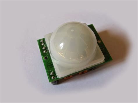 Robo Zone Pir Motion Sensor Interfacing With Microcontroller