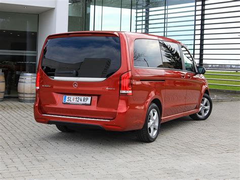 Foto Mercedes-V-300-d-4Matic-Avantgarde-001.jpg vom Artikel Mercedes V ...
